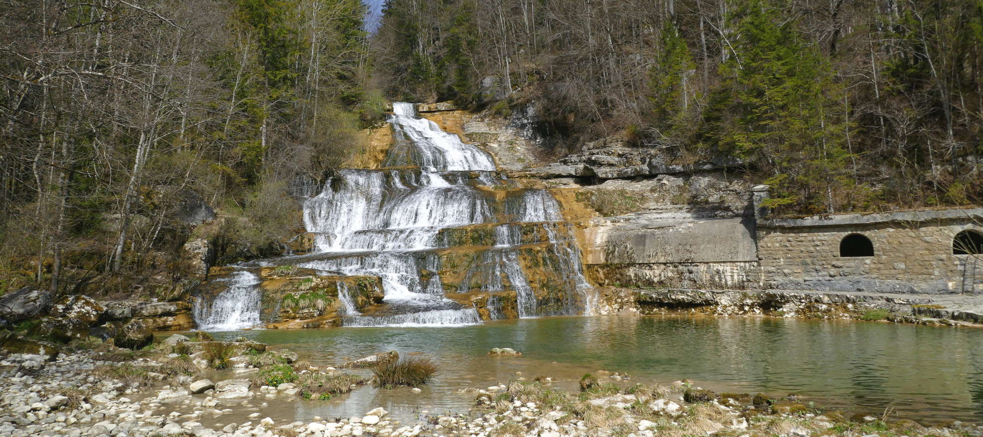 Gorges de l'Orbe et Vallon du Nozon - Sommets.ch